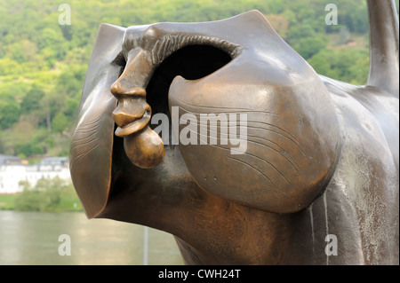 Heidelberg Bridge Monkey bronze statue on Karl Theodor Bridge or Old ...