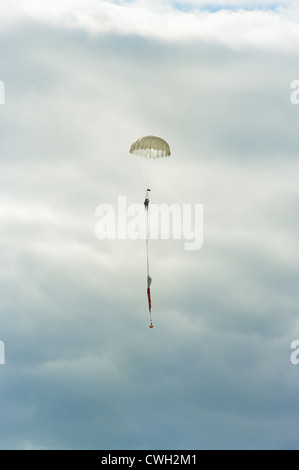 Parachute descent Rescue Stock Photo - Alamy
