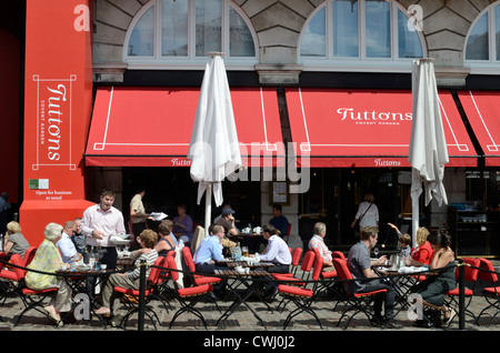 Tuttons restaurant in Covent Garden, London, England, UK Stock Photo ...