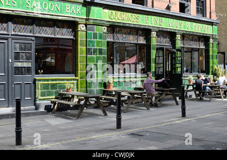 The Exmouth Arms pub in Exmouth Market, Clerkenwell, London, UK Stock ...