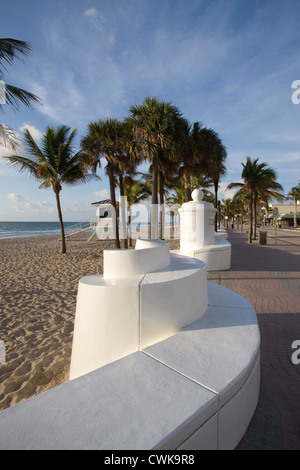 SEABREEZE BOULEVARD WAVE WALL PROMENADE FORT LAUDERDALE FLORIDA USA ...