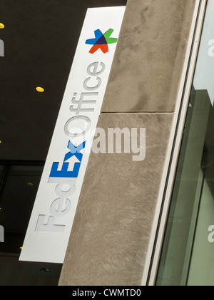 FedEx Office Storefront, NYC Stock Photo - Alamy
