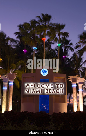 Miami Beach Welcome sign at South Beach - MIAMI, UNITED STATES ...