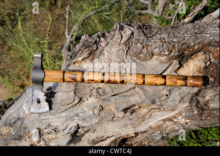 Tomahawk hatchet, modern replica Stock Photo - Alamy