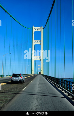 Mackinac/Mackinaw Causeway and Bridge crossing Lake Michigan, Mackinaw ...