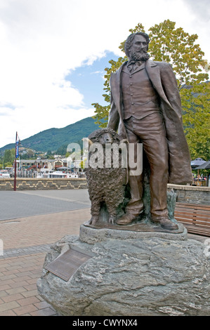 Statue of William Rees Early Settler Explorer and Farmer Queenstown ...
