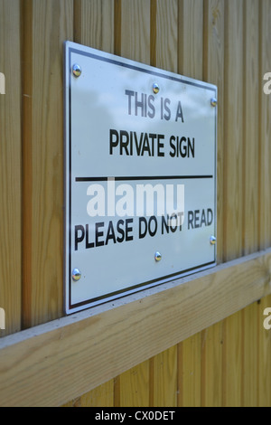 Read and sign please Stock Photo - Alamy