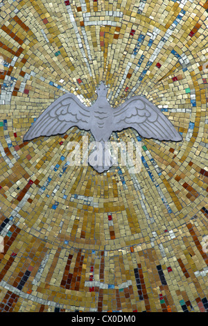 Holy Spirit Bird, altar of the Sacred Heart of Jesus in Saint Joseph ...