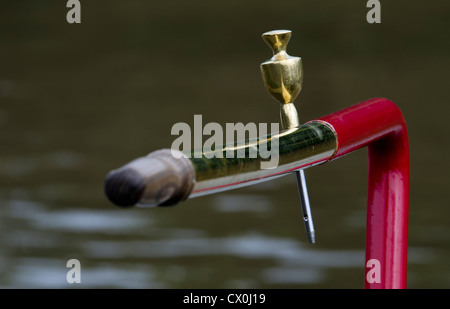 Narrowboat tiller rudder Stock Photo - Alamy