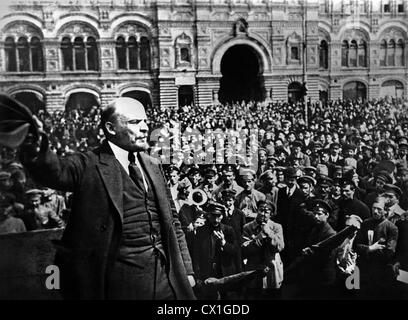 Lenin speech. Vladimir Lenin addressing a crowd of soldiers about to go ...