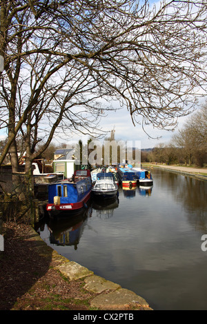 Boat Yard at Rodley Canal Stock Photo - Alamy