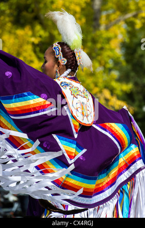 aboriginal first nations headdress Stock Photo - Alamy