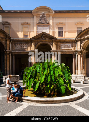 Courtyard at the Vatican museum Stock Photo - Alamy