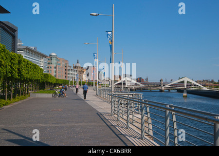River Clyde walkway, Tradeston Bridge, Glasgow, Strathclyde Region ...