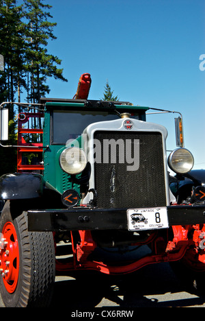 Restored vintage antique 1930 Kenworth logging truck on display Museum ...