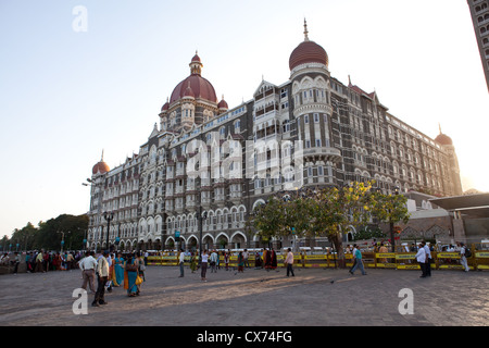 INDIA, Mumbai (Bombay): Colaba Area Architecture: Buckley Court ...