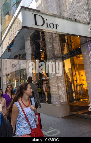 Dior store on Fifth Avenue in Manhattan, New York City Stock Photo - Alamy