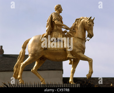 statue of King William III of England outside Kensington Palace in ...