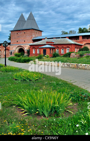 The towers and walls of Zaraisk Kremlin. Russia, Moscow region, Zaraysk ...