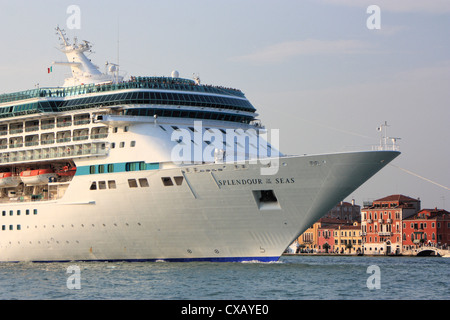 Cruise ship Splendour of the Seas, IMO 9070632 Stock Photo - Alamy