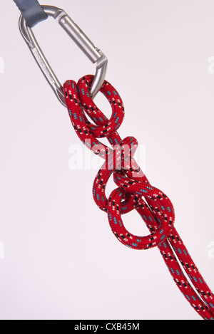 "Munter hitch" knot for mountain climbing Stock Photo - Alamy