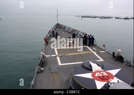 Guided-missile frigate USS Thach (FFG 43 Stock Photo - Alamy