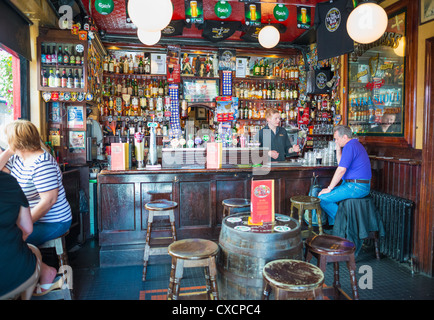 Ireland, Traditional Irish Pubs, Old Guinness Sign Stock Photo - Alamy