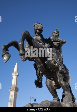 Statue of Saladin, Karak, Jordan Stock Photo - Alamy