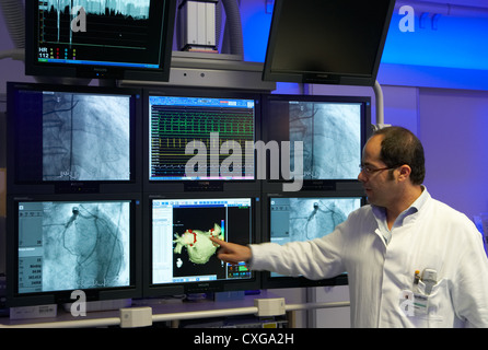 Berlin-art cardiac ambulance Stock Photo - Alamy