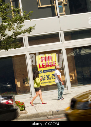 Retail Space For Lease Signage, USA Stock Photo - Alamy