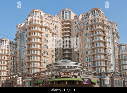 Modern apartment building Stock Photo - Alamy