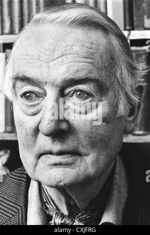 Legendary picture editor of Picture Post magazine Sir Tom Hopkinson ...
