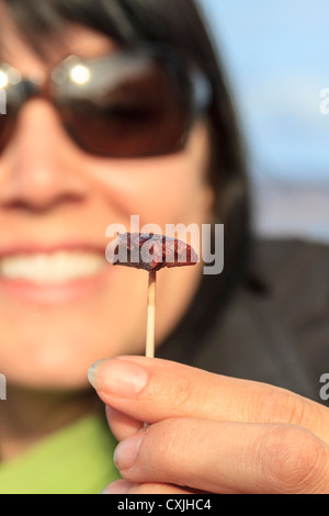 Eating 'country food,' as traditional Inuit raw meat and fish are ...