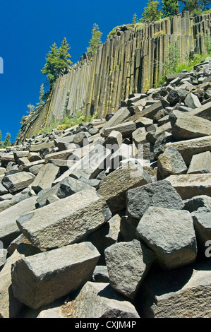Columnar basalt rock at Devil's Postpile National Monument, Sierra ...