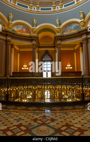 Des Moines, Iowa - The interior of the Iowa state capitol building ...