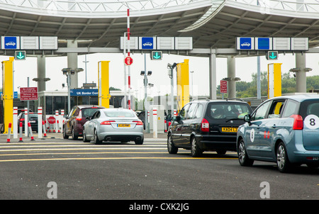 Queues of vehicles at the UK Border Control in Calais, France Stock ...