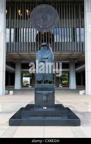 Father Damien statue at the Hawaii state capitol, Honolulu Stock Photo ...