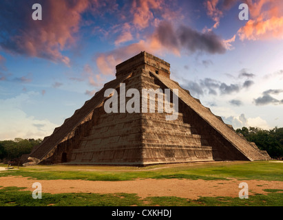 The Feather Serpent - Equinox in Kukulkan Pyramid, Chichen Itza Stock ...