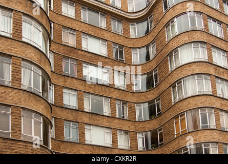 Art deco residential building Florin Court aka Whitehaven Mansions ...