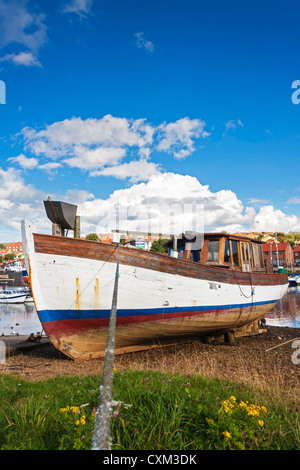 Wooden clinker built fishing boat at Lackbeg, near Burtonport County ...