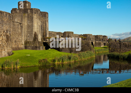 Children on school trip at main entrance to Caerphilly Castle, largest ...