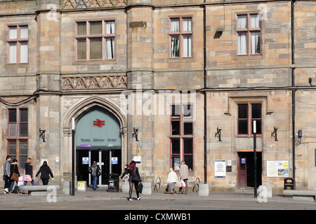Paisley Gilmour Street Station, County Square, Paisley town centre ...