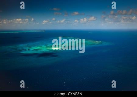 Aerial view Upolu Cay Island in the Great Barrier Reef Marine Park ...