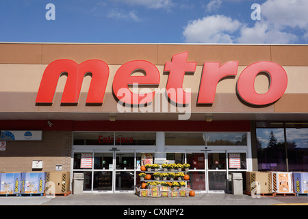 Metro Supermarket, grocery store Stock Photo - Alamy