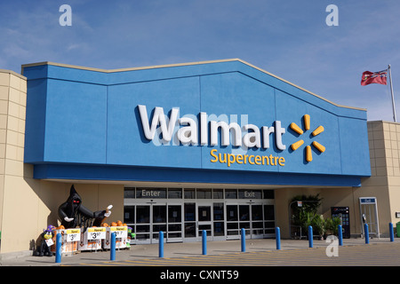 Walmart logo at the entrance to Walmart logo store on on Paseo de ...