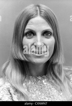 SKEETER DAVUS (1931-2004) US Country music singer in December 1969 ...