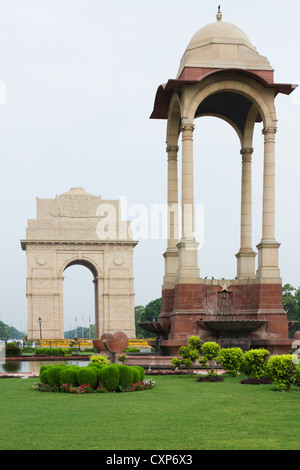 The canopy in front of India Gate where King George V's statue stood ...