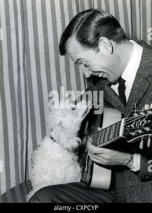 VAL DOONICAN Irish singer about 1964 Stock Photo - Alamy