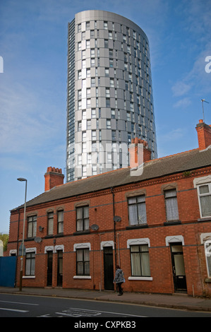 Leicester Summit building student accomodation towering above ...