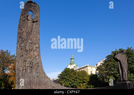 Shevchenko Monument and skyline, L'viv, Ukraine Stock Photo - Alamy